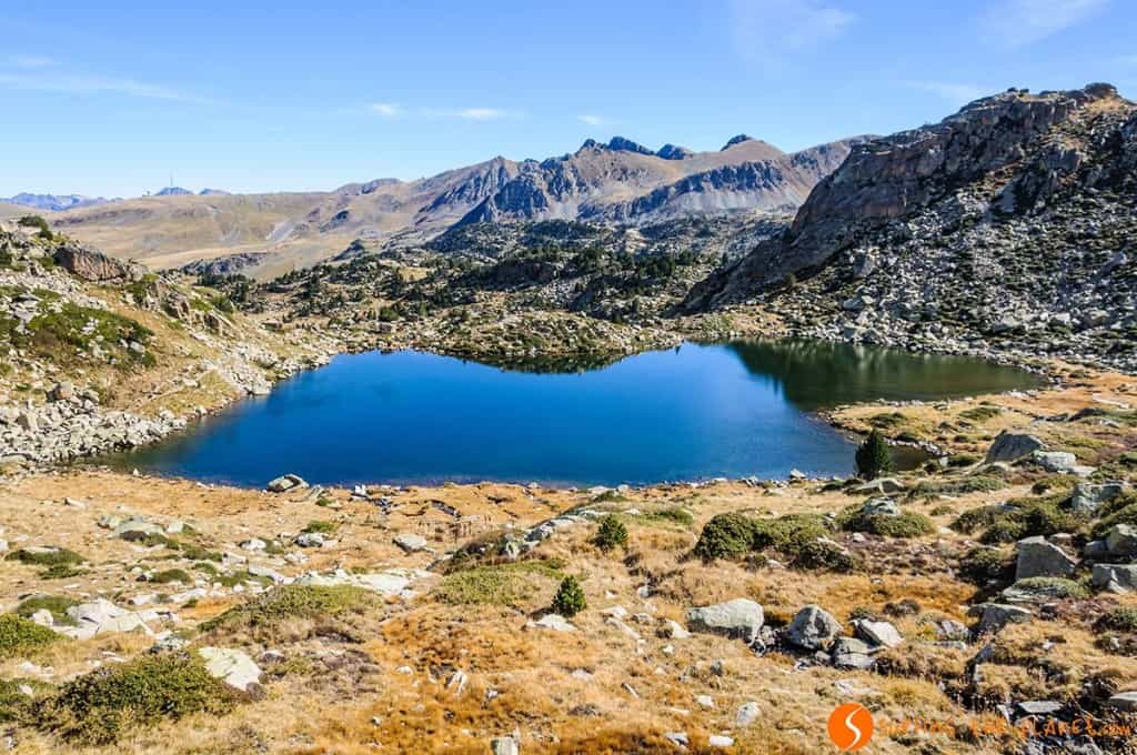 Hiking the Pessons Lakes | Andorra what to do